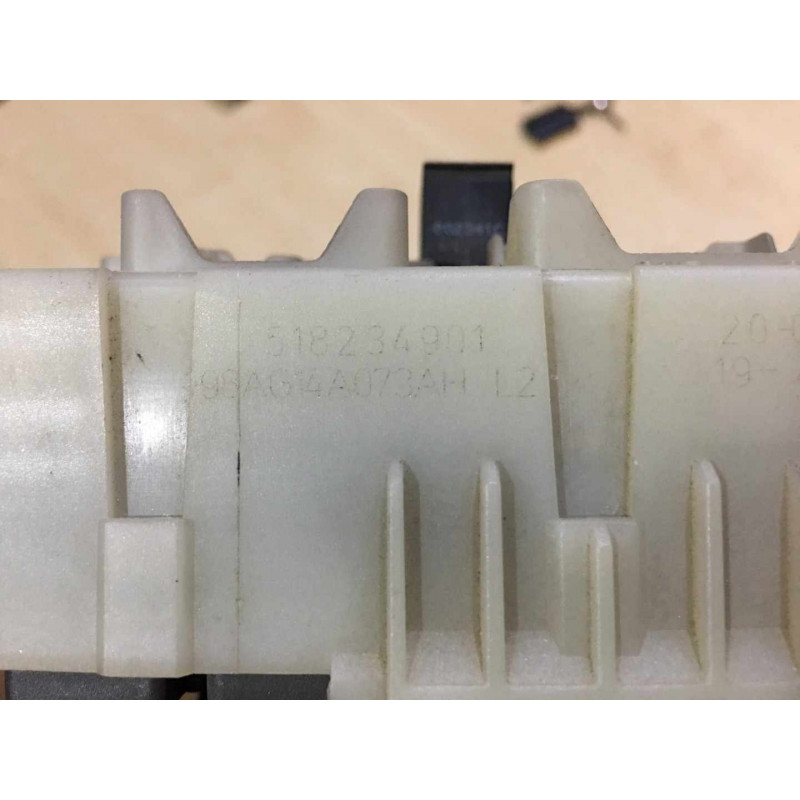 FUSES BOX LEAD 518234901 FORD 98AG14A073AH