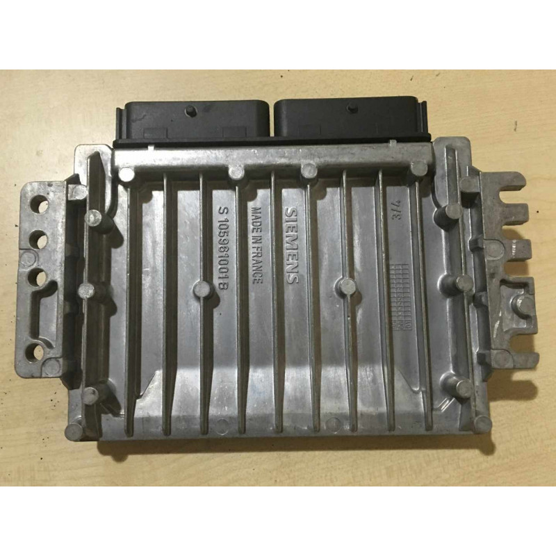 ECU MOTOR SIEMENS EMS2000 S110921002H VOLVO P30858836